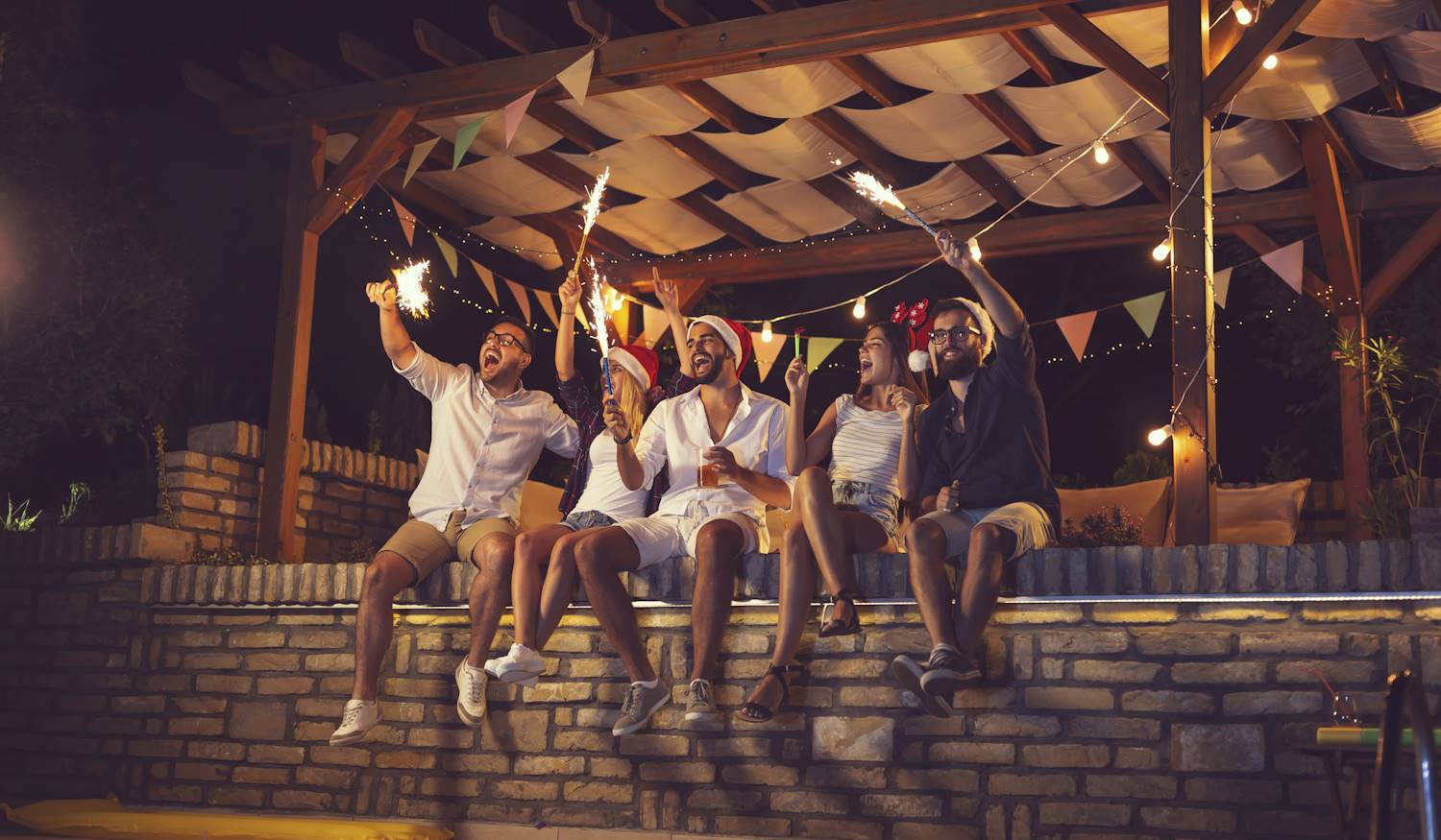 Planning a New Year's Eve Party By Your Backyard Fiberglass Pool ...